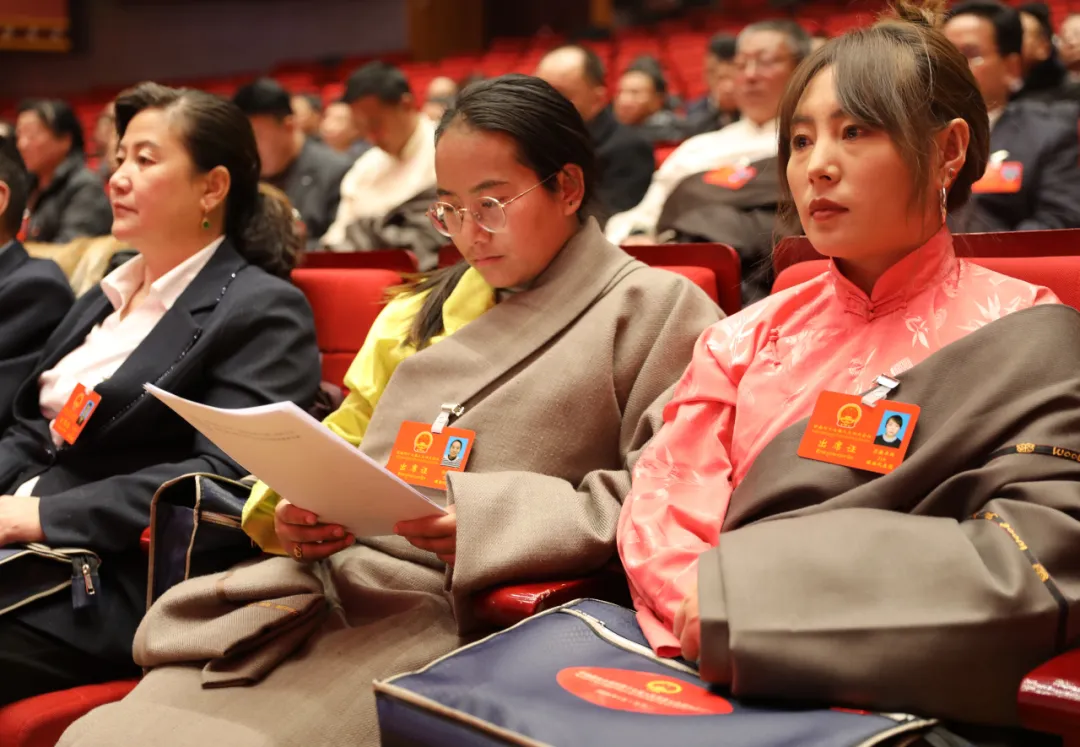 肩负新使命 迈上新征程——甘南州第十七届人民代表大会第四次会议闭幕侧记